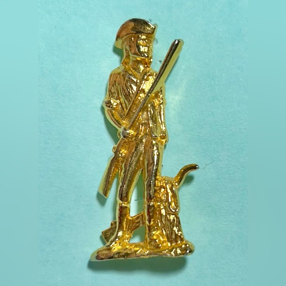 None | Accessories | Army National Guard Gold Tone Minuteman Pin | Poshmark